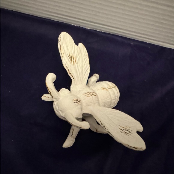 Vintage | Accents | Vintage Cast Iron Bumble Bee Paperweight Rustic ...